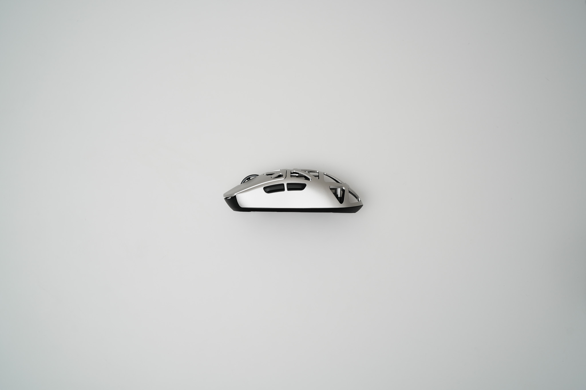 MCHOSE AX5 Pro Max レビュー：最大8,000Hz無線ポーリングレートに対応したマグネシウム合金製マウス | Xrosshair