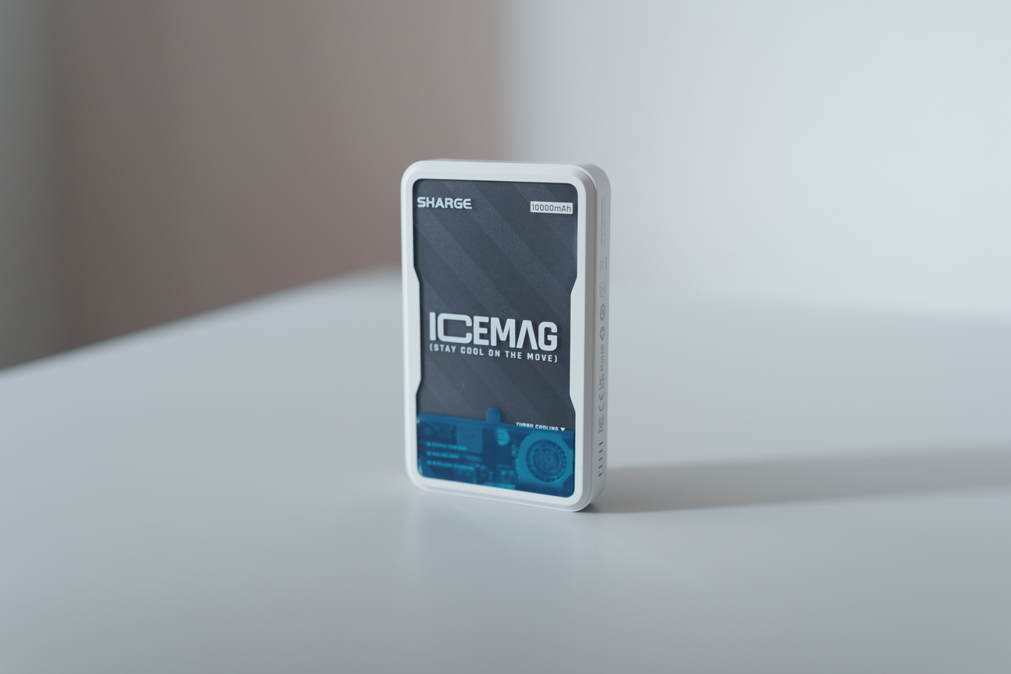 SHARGE ICEMAG レビュー：冷却ファン搭載のMagSafe対応モバイルバッテリー | Xrosshair