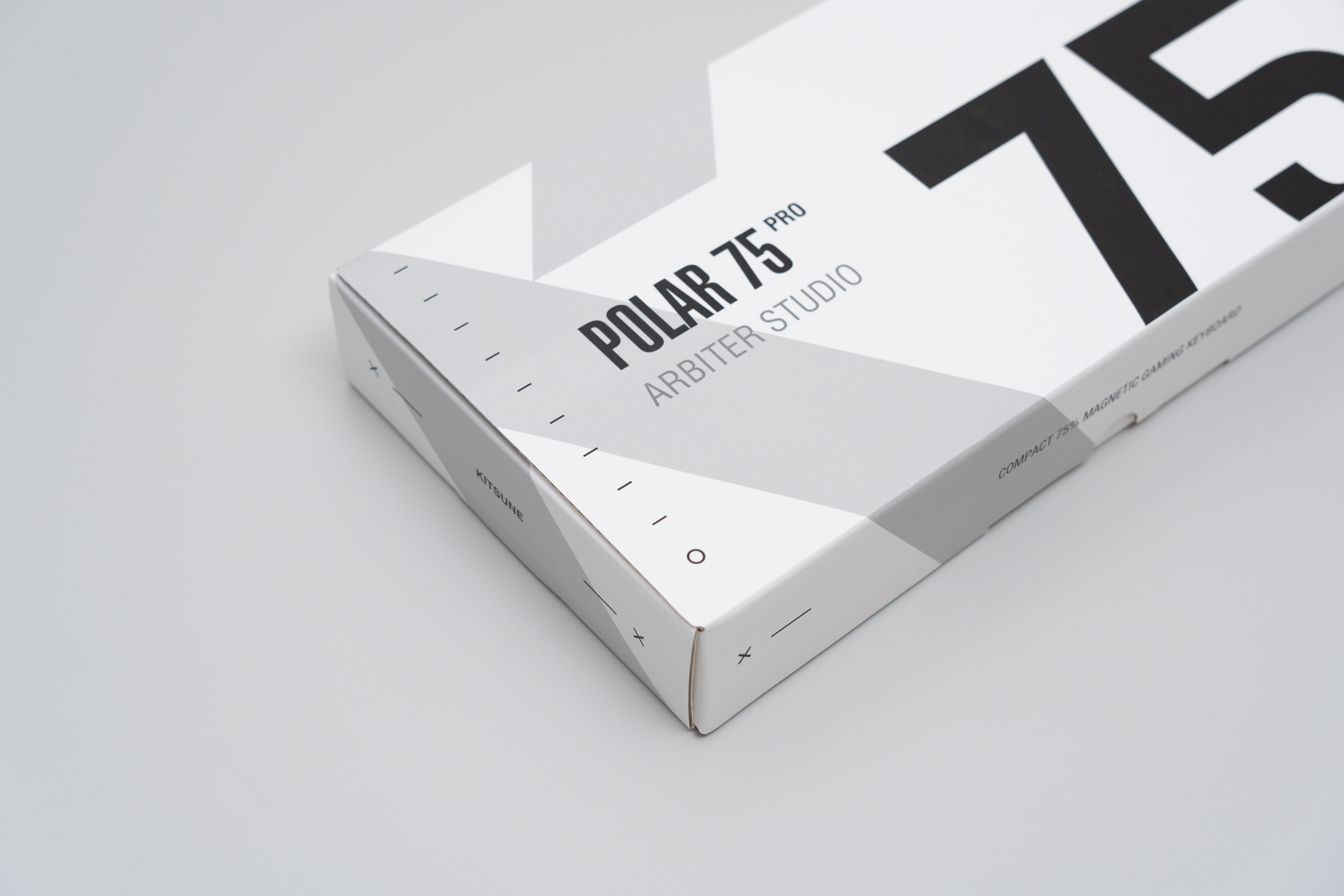 Arbiter Studio Polar 75 PRO レビュー：SOCD / ラピッドトリガー搭載、デザインと機能性を兼ね備えたゲーミングキーボード | Xrosshair