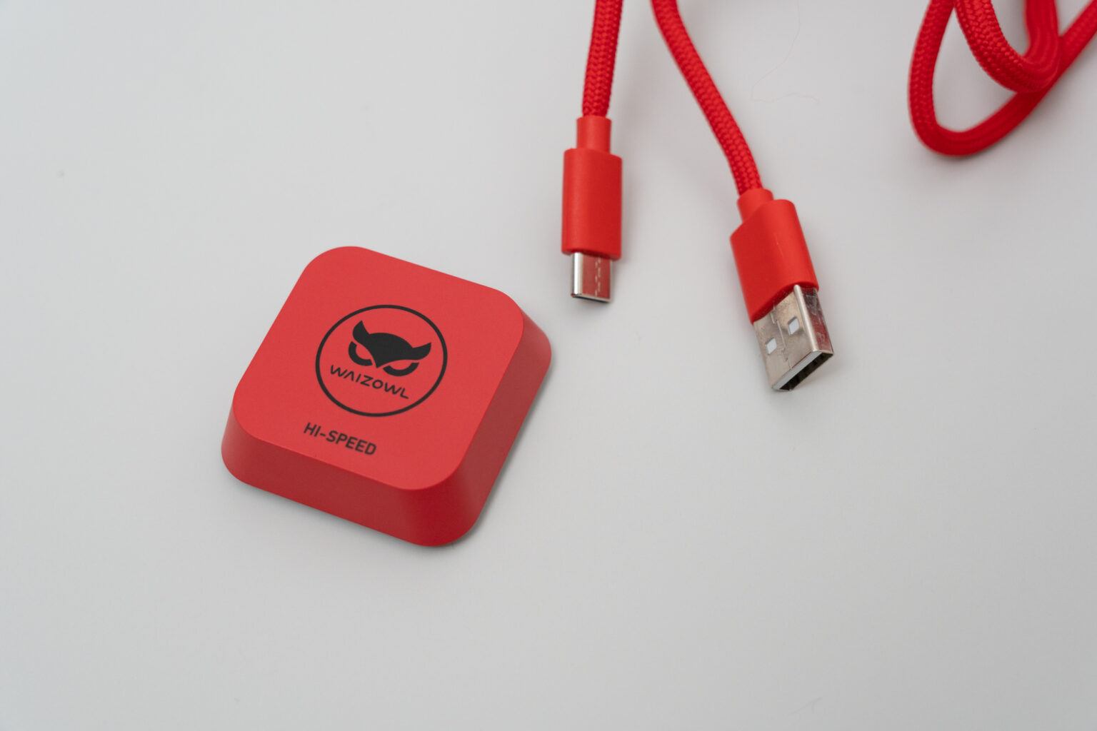 Waizowl OGM PRO V2 レビュー：前作から大幅な進化を遂げた軽量8Kポーリングレートのハーフエルゴマウス | Xrosshair