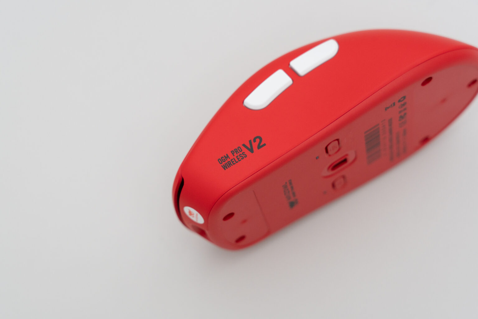 Waizowl OGM PRO V2 レビュー：前作から大幅な進化を遂げた軽量8Kポーリングレートのハーフエルゴマウス | Xrosshair