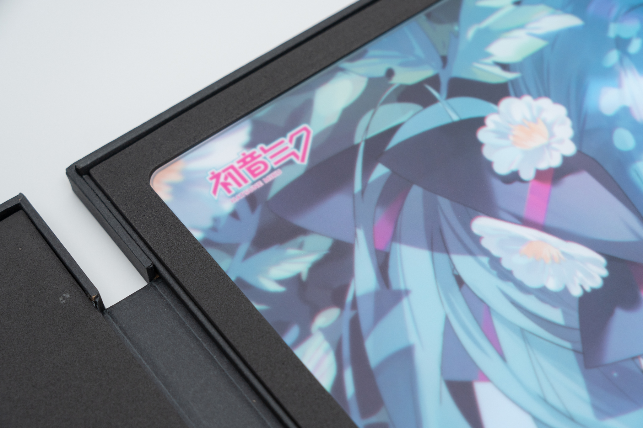 WALLHACK SP-004 Hatsune Miku レビュー：初音ミクとコラボレーションした定番ガラスマウスパッド | Xrosshair