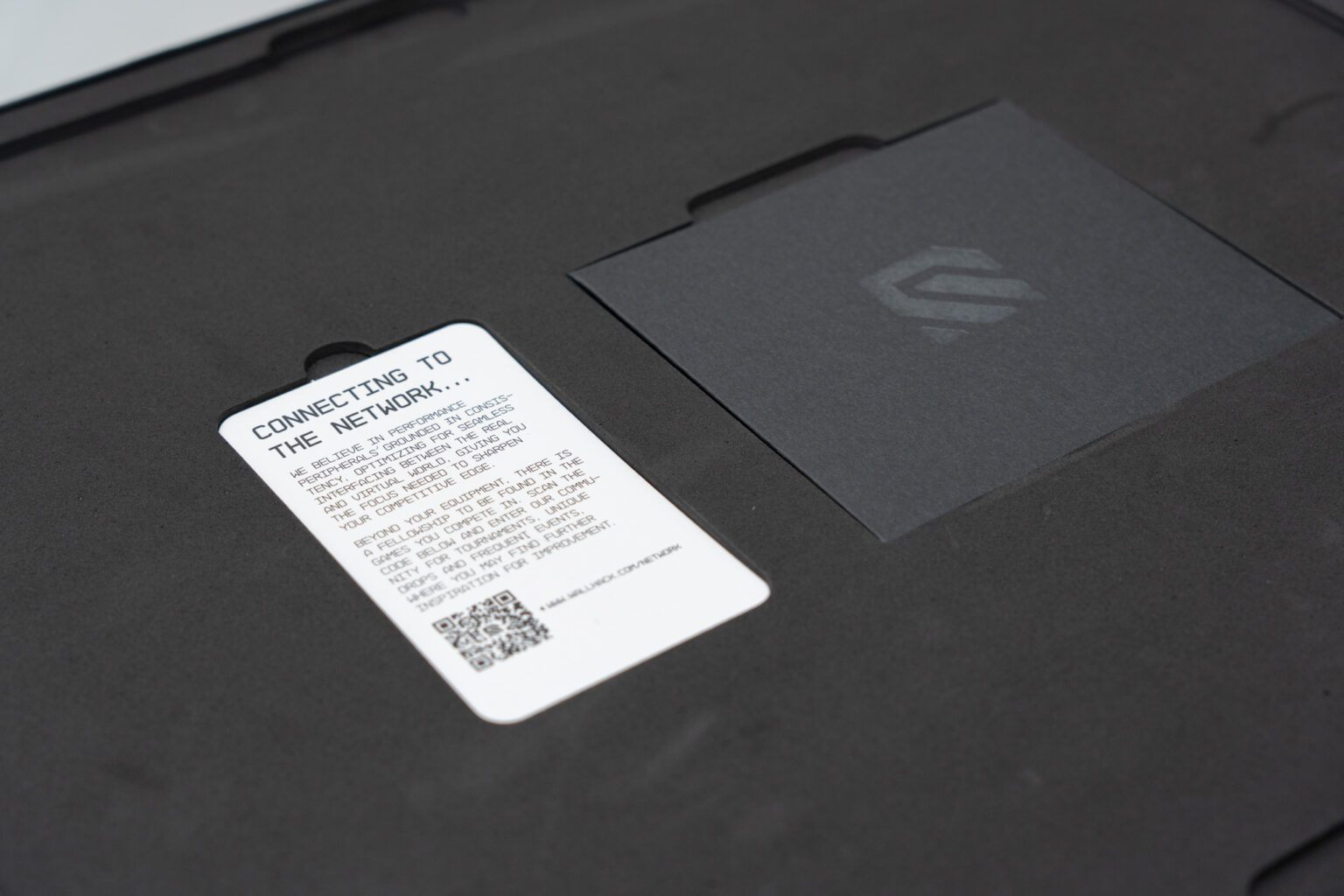 WALLHACK SP-004 Hatsune Miku レビュー：初音ミクとコラボレーションした定番ガラスマウスパッド | Xrosshair