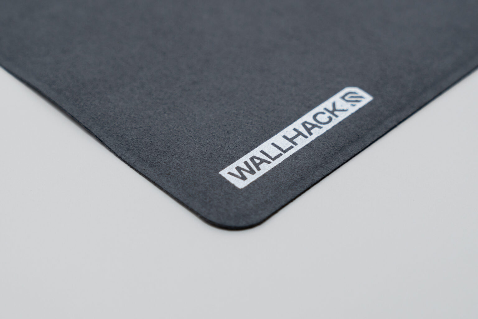 WALLHACK SP-004 Hatsune Miku レビュー：初音ミクとコラボレーションした定番ガラスマウスパッド | Xrosshair