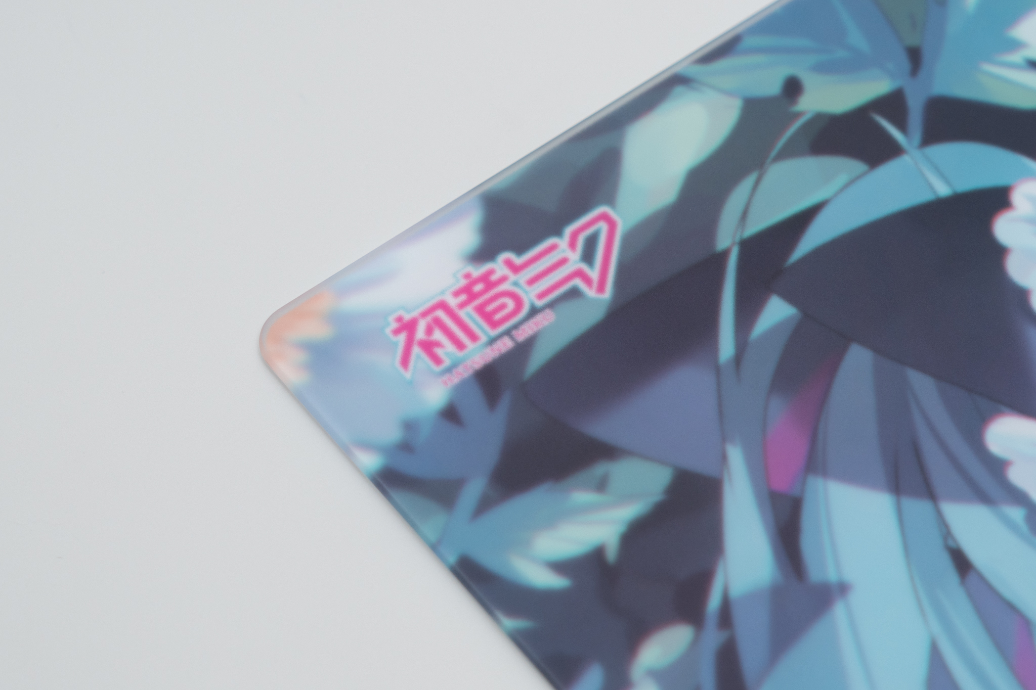 WALLHACK SP-004 Hatsune Miku レビュー：初音ミクとコラボレーションした定番ガラスマウスパッド | Xrosshair