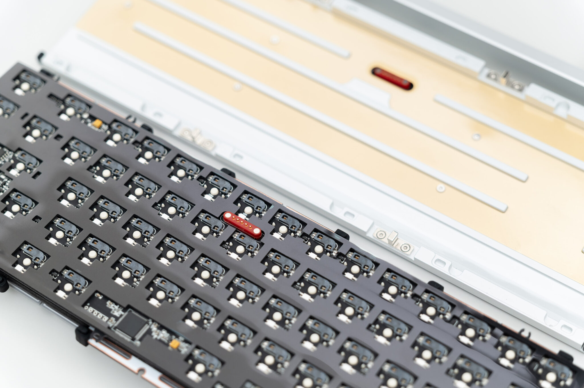 WOBKEY ZEN65 レビュー：クイックリリース構造採用、カスタマイズ性と打鍵感に優れたフルアルミ65％キーボード | Xrosshair